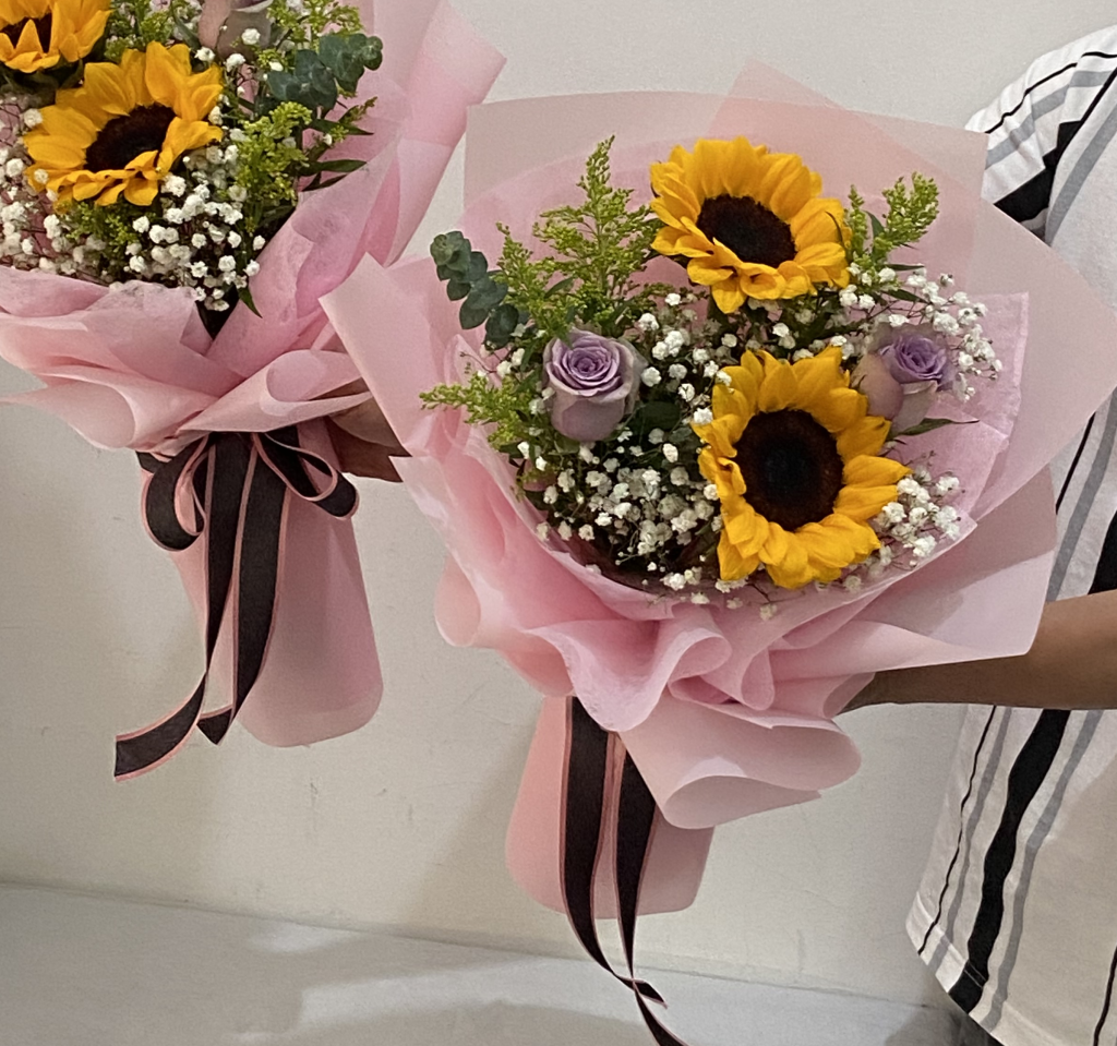 Sunflowers & Roses Mix Bouquet - CHEN FLORAL DESIGN CENTRE